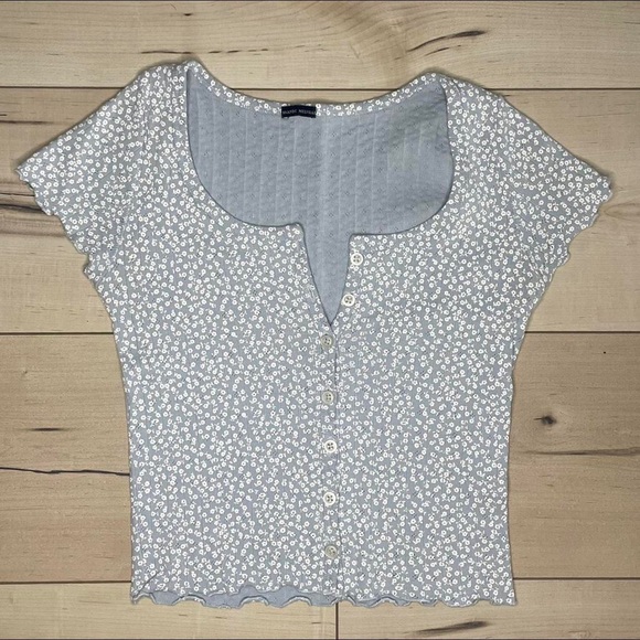 Brandy Melville | Tops | Brandy Melville Light Blue Floral Zelly Crop ...
